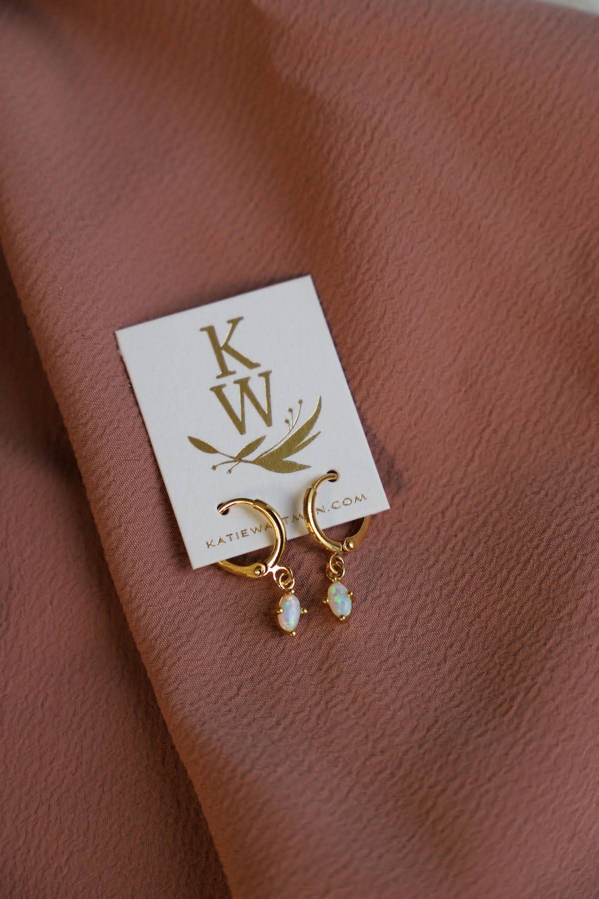 MINI OVAL OPALITE HUGGIES KW92 – Silly Daisy